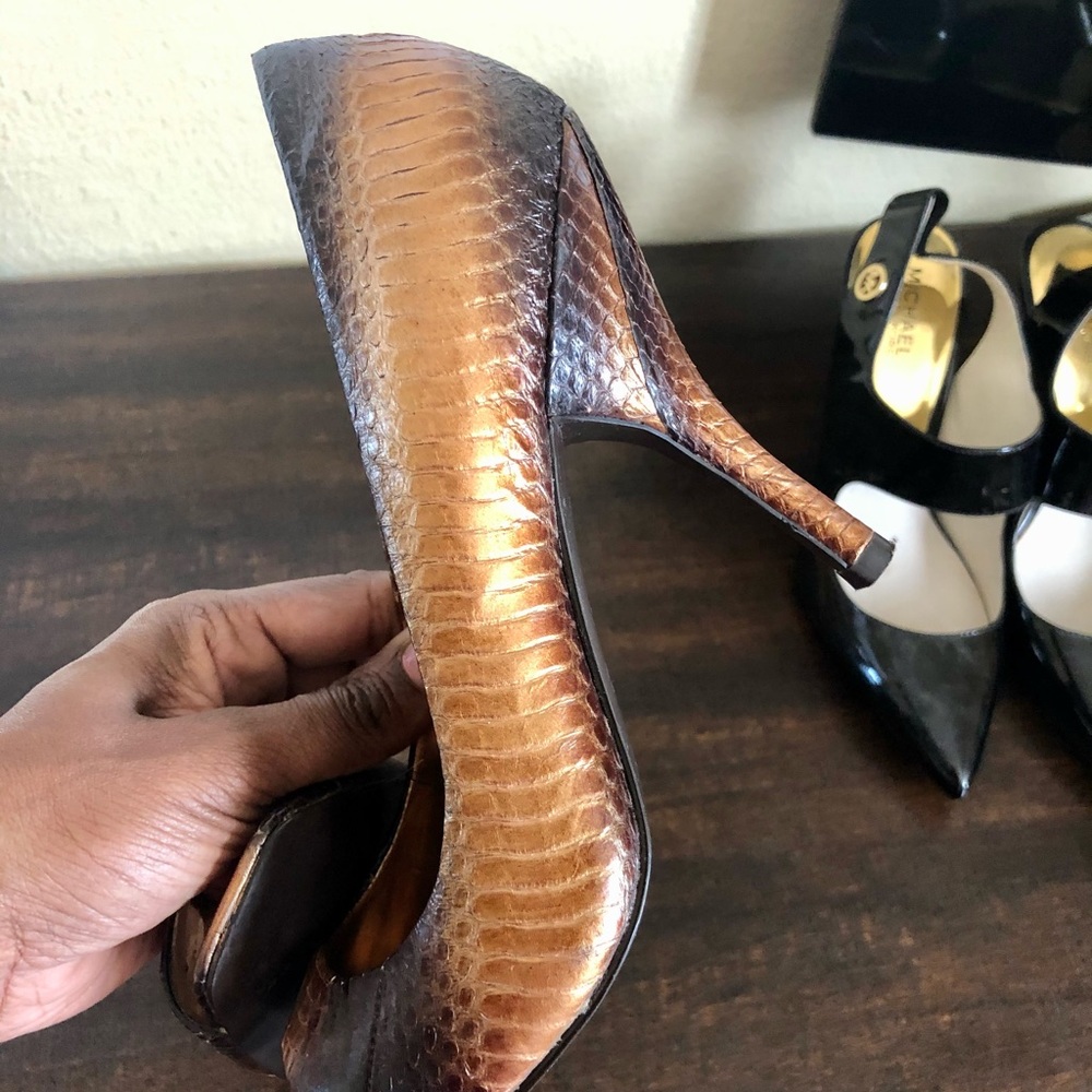 Beautiful Snakeskin (Faux) Bandolino Heels - Gem